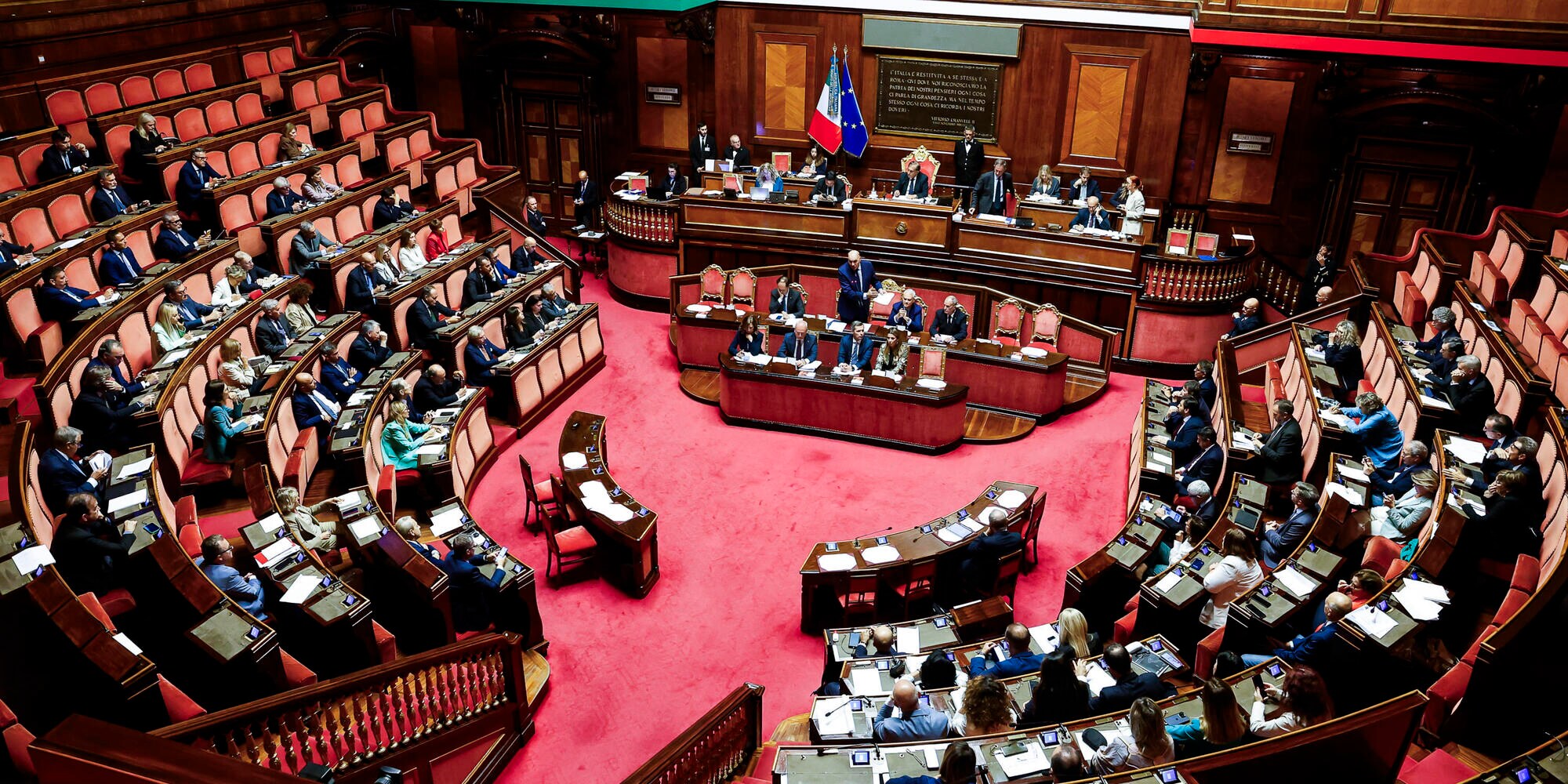 Il Senato approva il decreto flussi, è legge