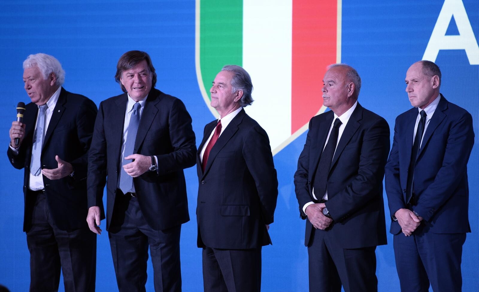 Pietrangeli, la Coppa Davis alzata con Sinner: le foto più belle della ...