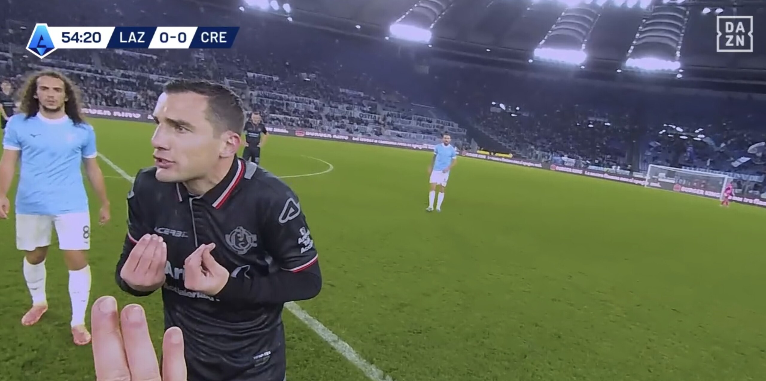Pairetto, clamoroso errore in Lazio-Cremonese: fischia fuorigioco da ...