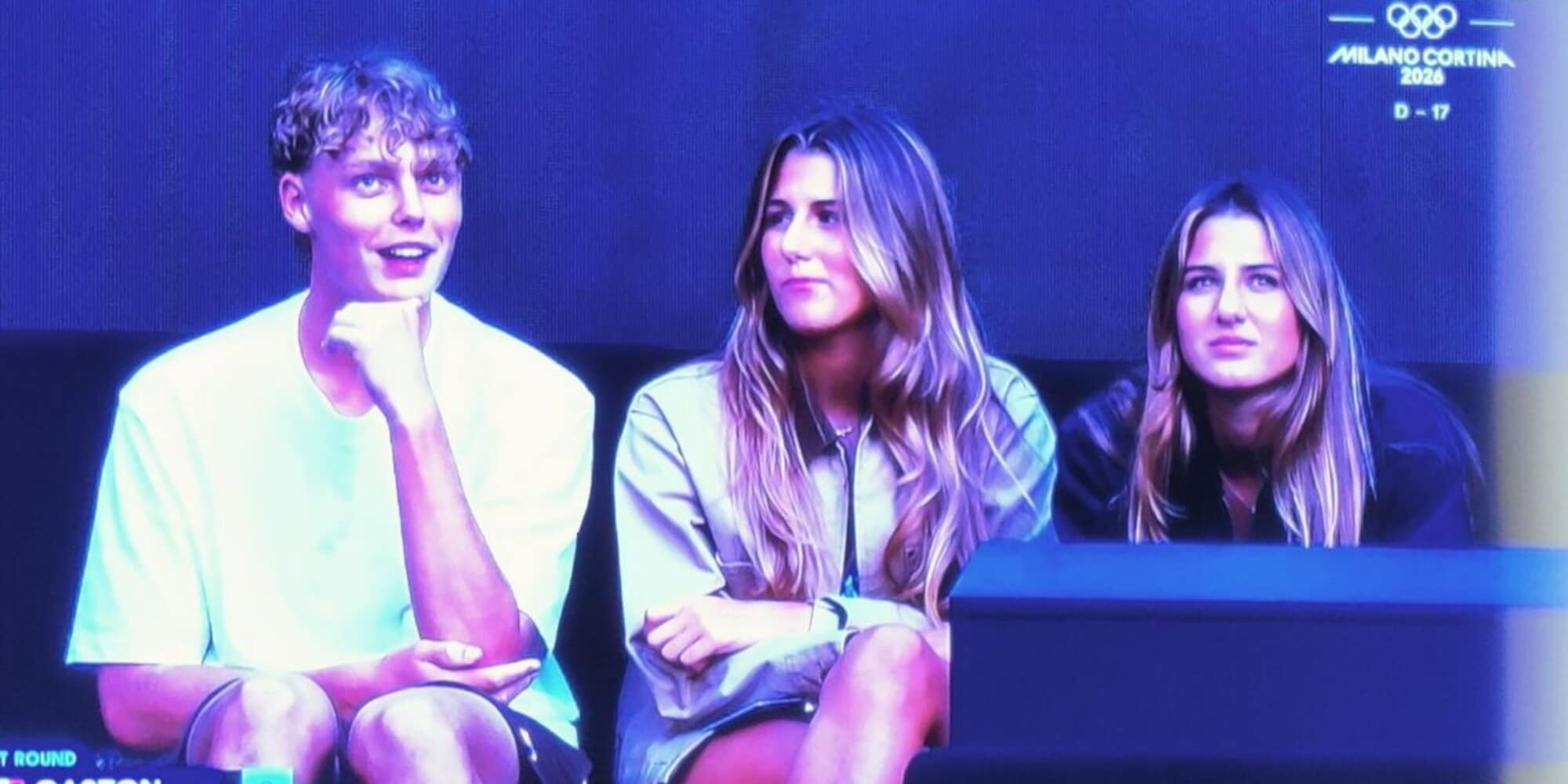 Federer, le figlie gemelle tifano Sinner ed escono con l'erede di Hewitt