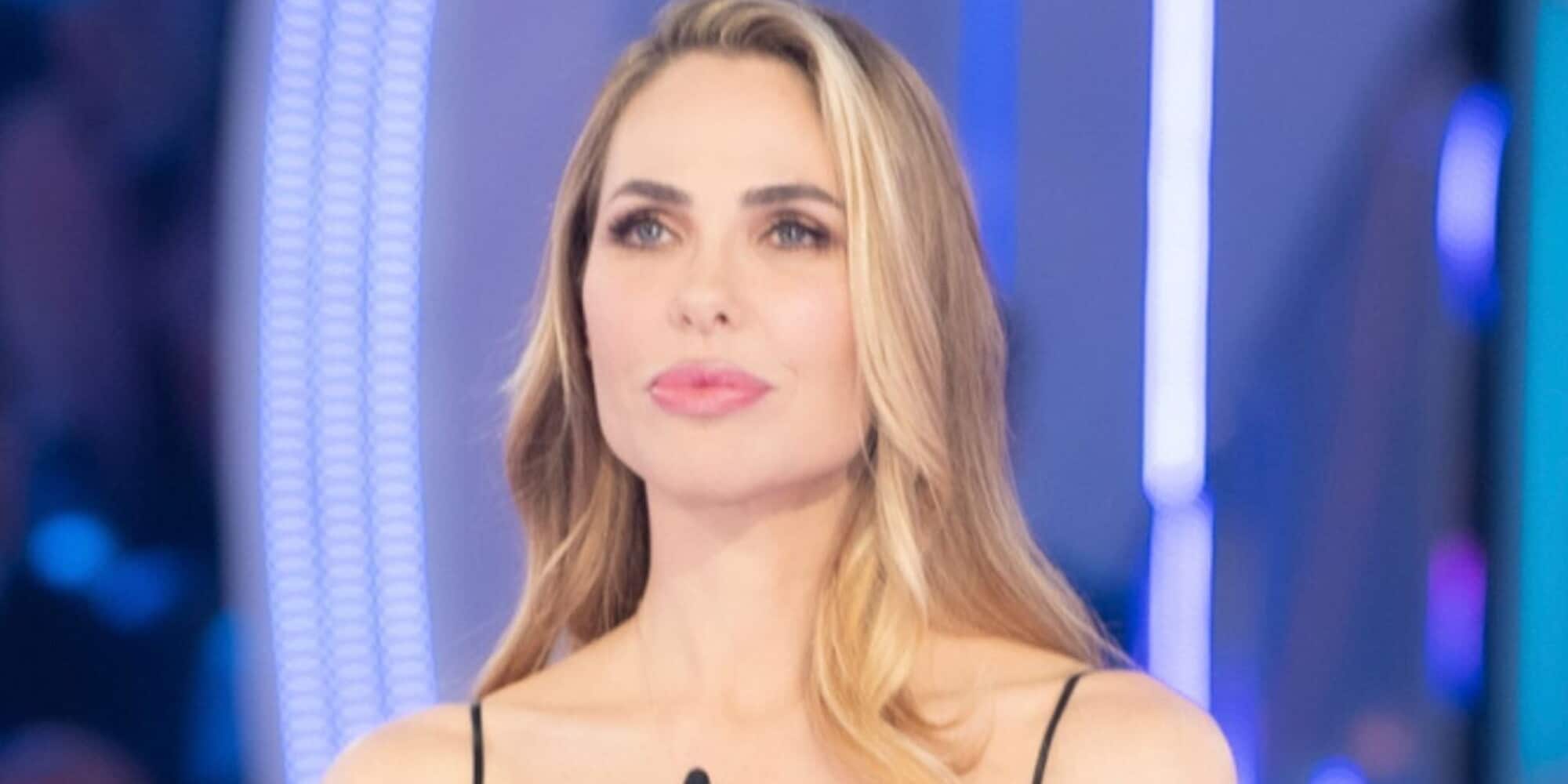 "Ilary Blasi non si sposa più, saltato il divorzio con Totti". Cosa è ...