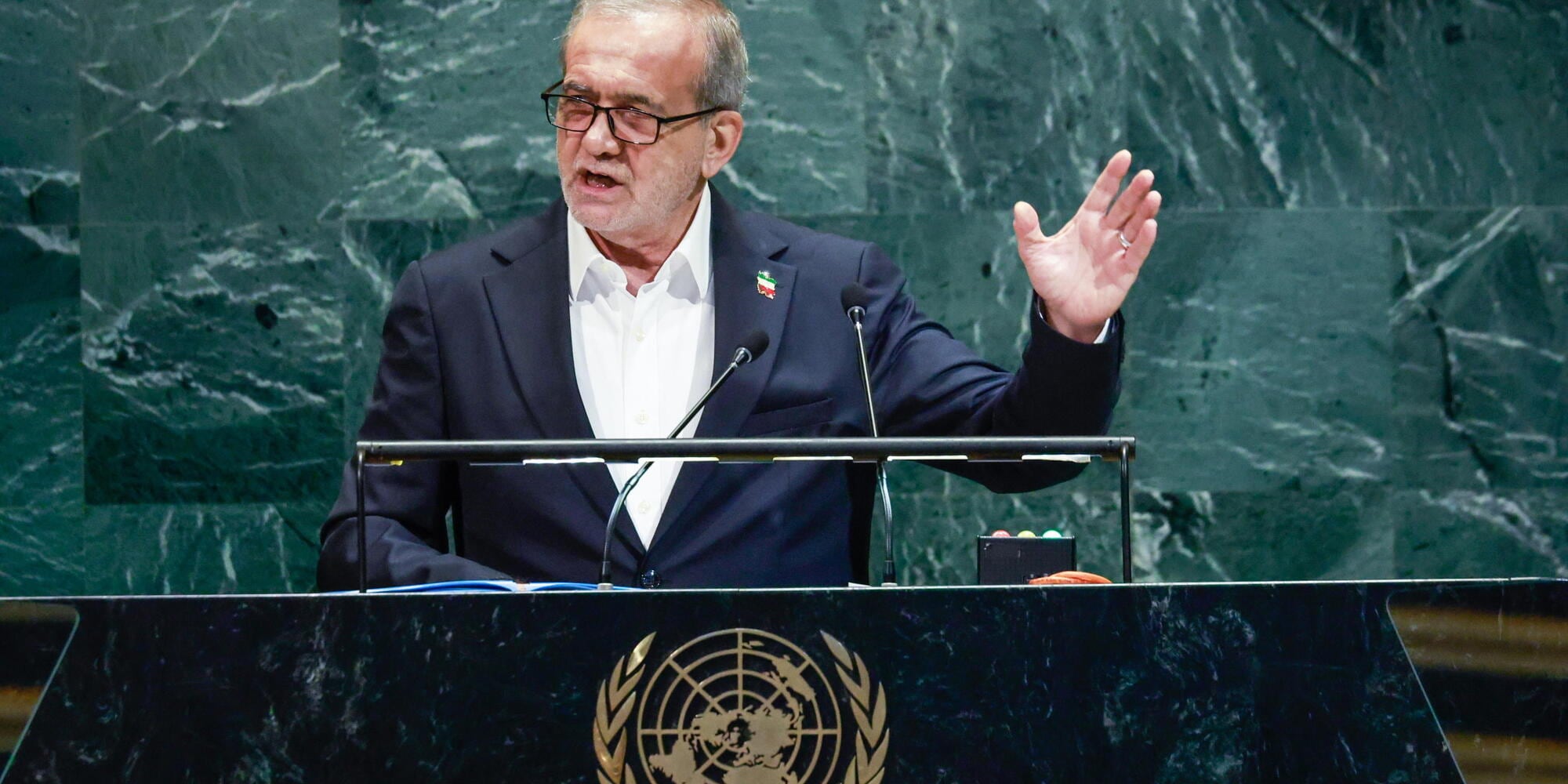 Pezeshkian, 'l'Iran è pronto a facilitare il transito delle navi ...