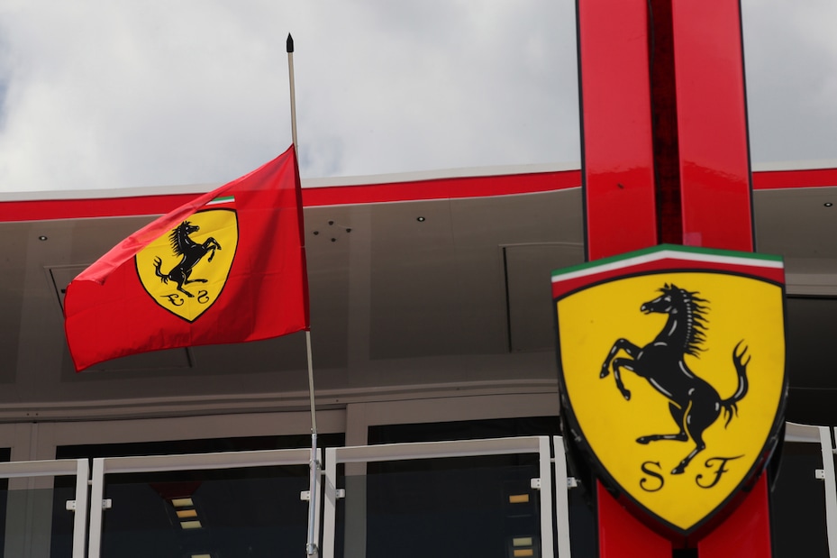 F1 Ungheria: bandiera Ferrari a mezz'asta per Sergio Marchionne