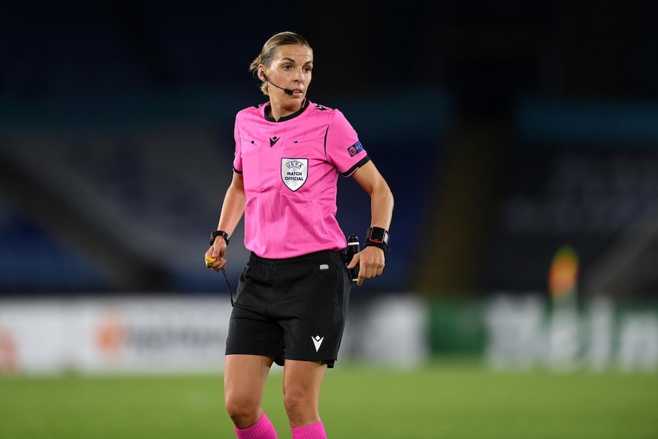 Stephanie Frappart designata per la Juve: primo arbitro donna in Champions