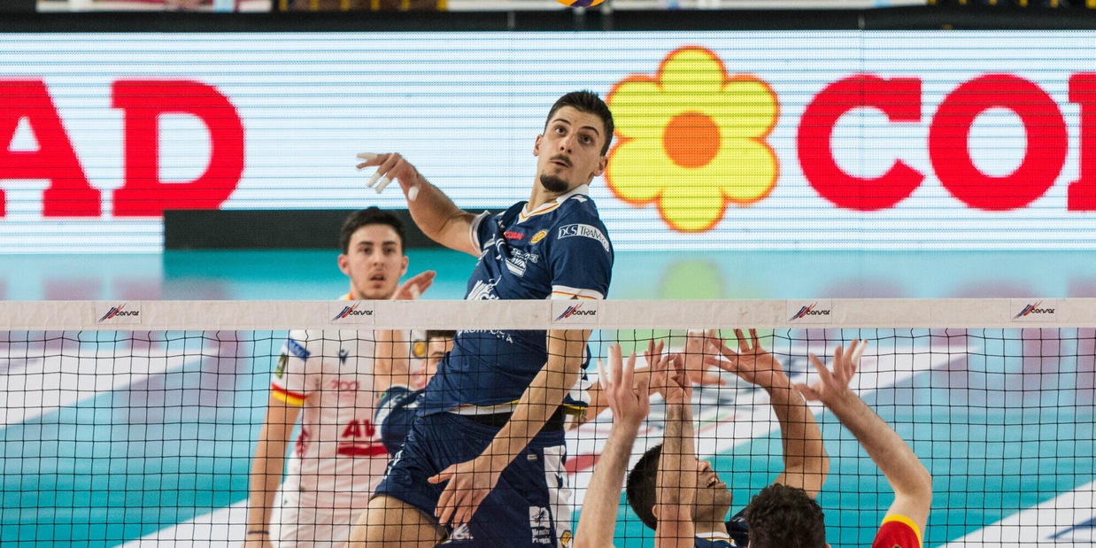 Grozdanov firma con Verona