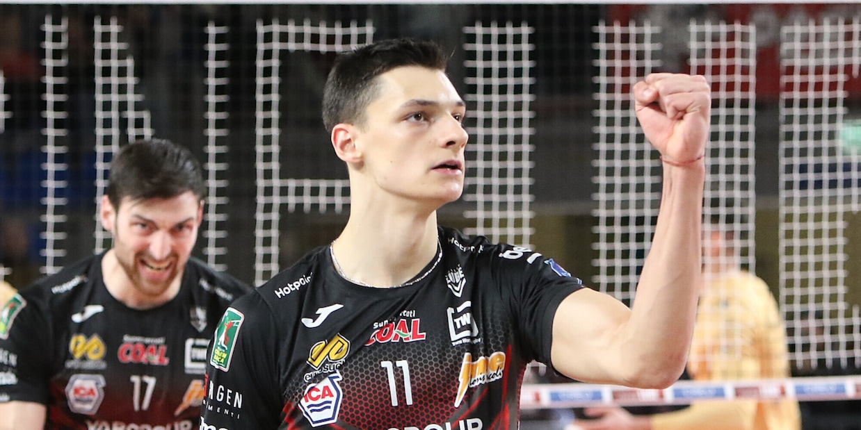 Aleksandar Nikolov MVP di dicembre