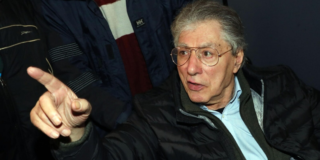 Bossi, il figlio Renzo smentisce la notizia della morte: “Gli allungate ...