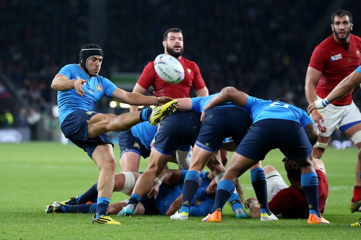 Piloni sì, piloni no: l'Italia nel labirinto della mischia