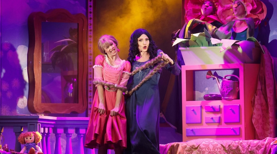 Lorella Cuccarini a teatro torna cattiva in Rapunzel
