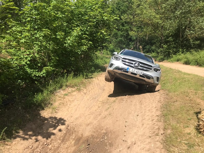 Mercedes GLC: il test off-road VIDEO e FOTO