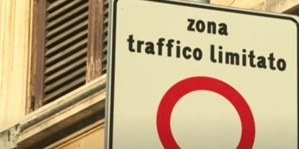 Ztl fascia verde a Roma, via libera a diesel Euro 4 e benzina Euro 3?